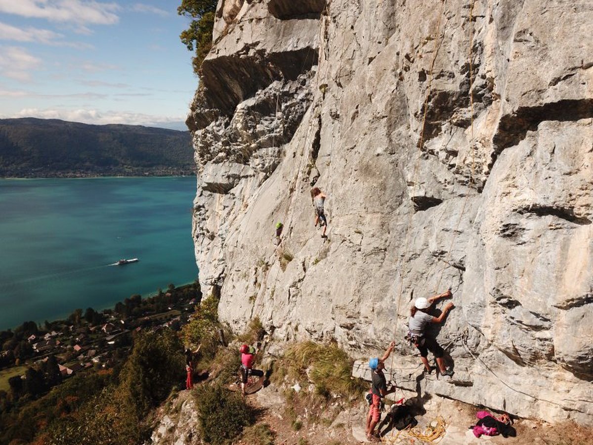 Combine climbing and yoga - DirectMountain